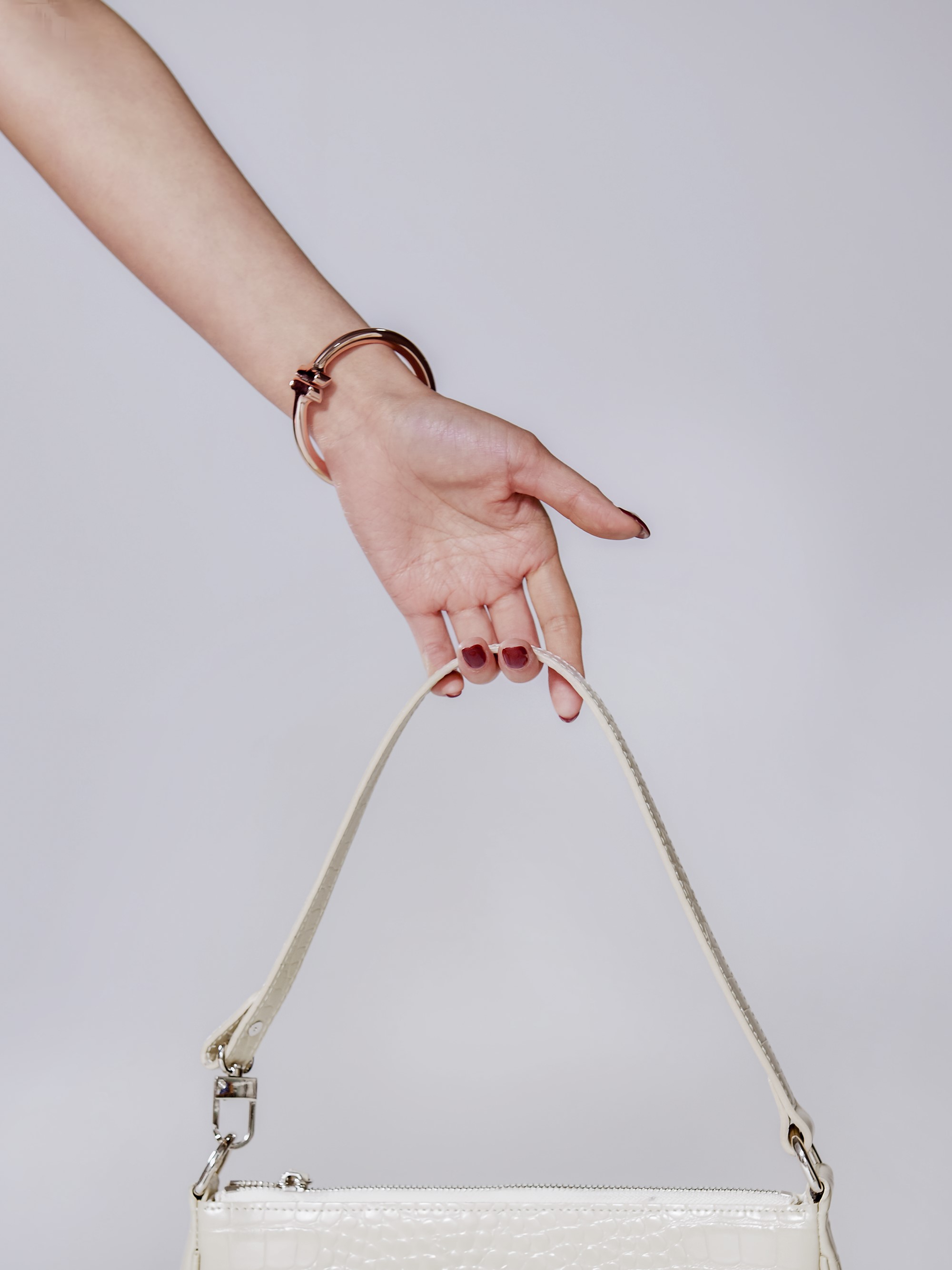 Ihelia Signature Hanger - hs²